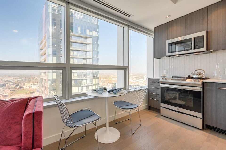SKY Signature Suites - Intelligence House.